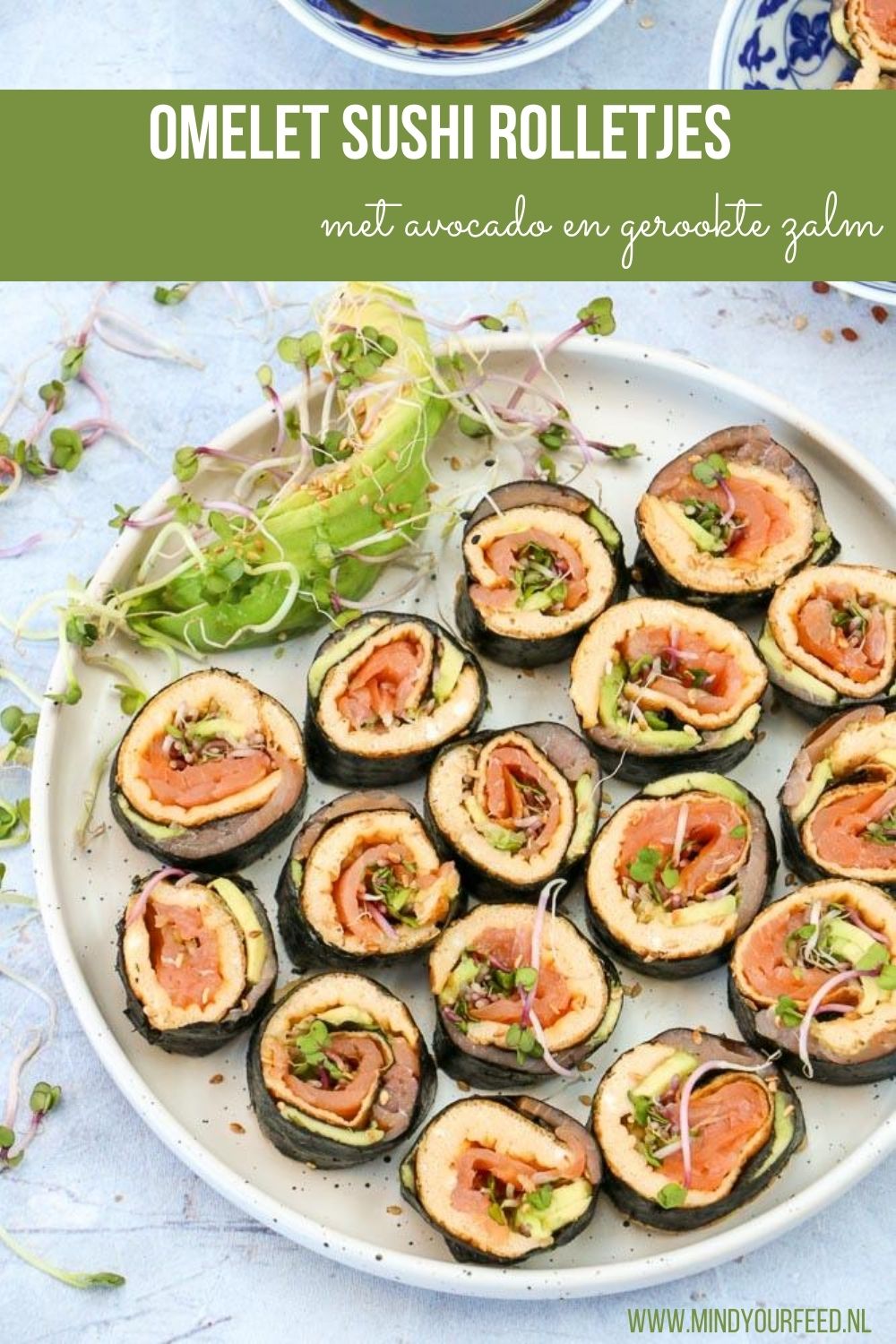 Omelet sushi rolletjes met gerookte zalm - Mind Your Feed