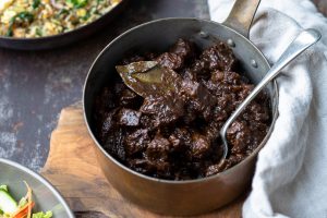Daging smoor - Indonesisch stoofvlees - Mind Your Feed