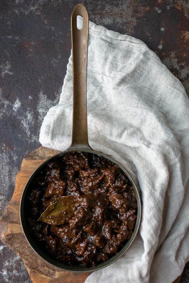 Daging smoor - Indonesisch stoofvlees - Mind Your Feed