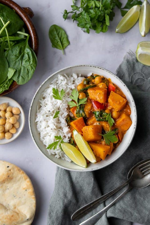 Pompoen curry met kikkererwten - Mind Your Feed