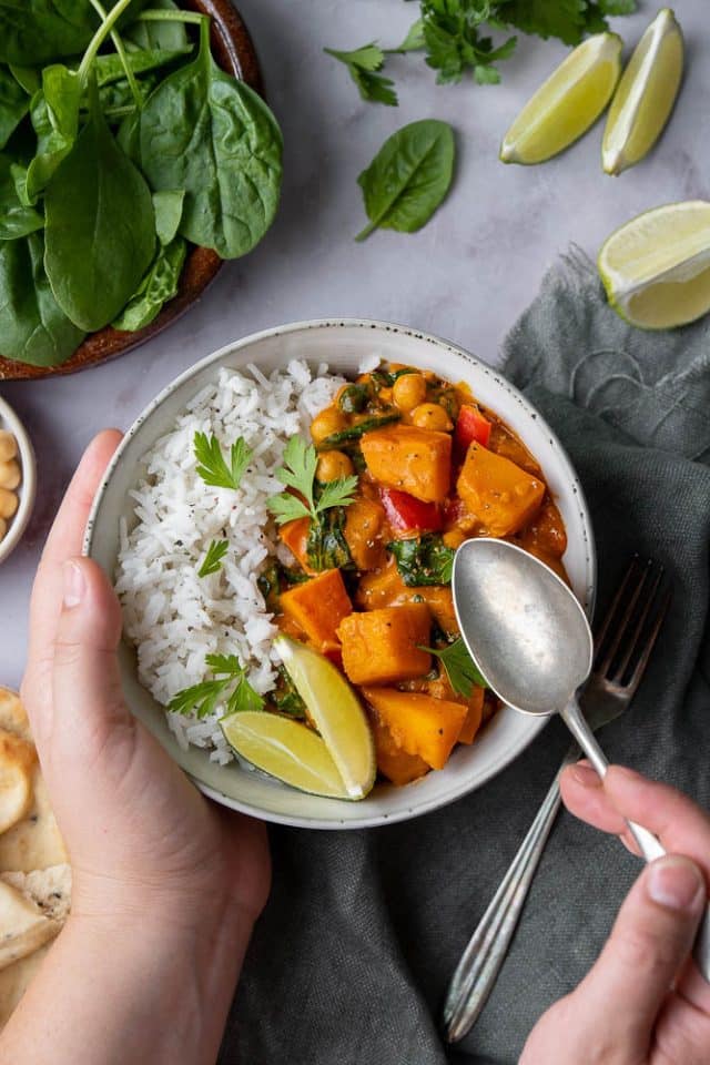 Pompoen curry met kikkererwten - Mind Your Feed