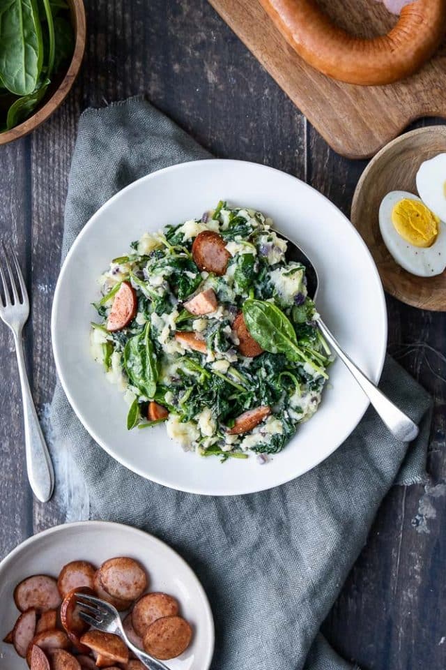 Spinazie stamppot met gebakken rookworst - Mind Your Feed