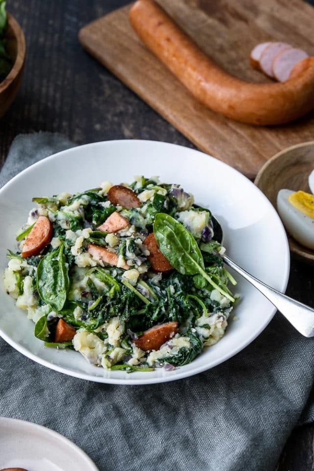 Spinazie stamppot met gebakken rookworst - Mind Your Feed