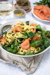Pasta met gerookte zalm en gremolata - Mind Your Feed