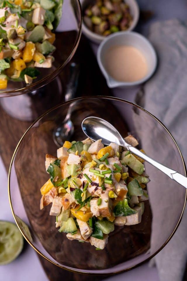 Kipcocktail met mango en avocado - Mind Your Feed